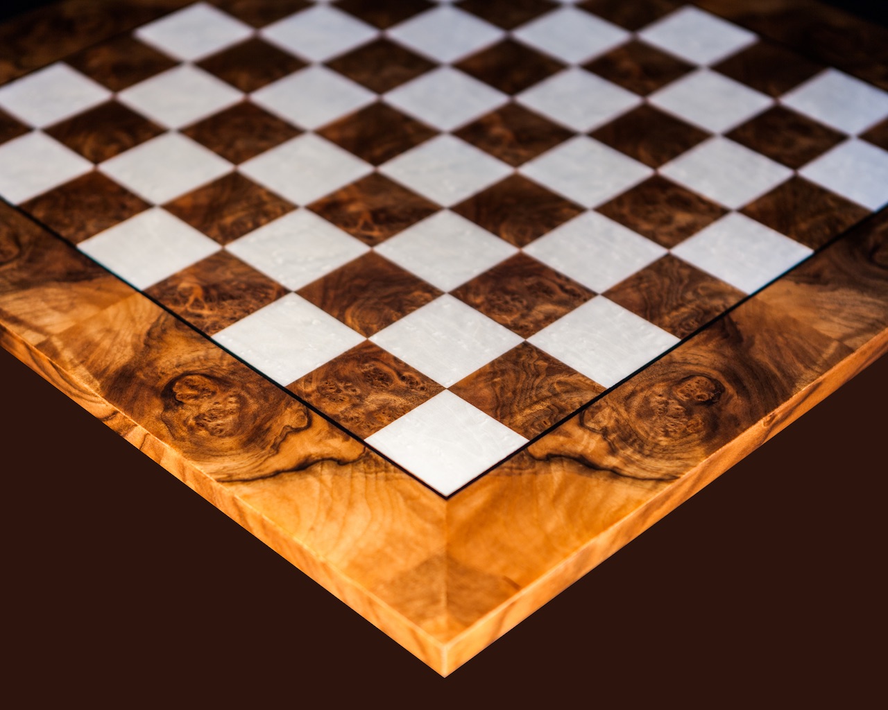 ROMA – 51 cm Root of Walnut Glossy Chess Board