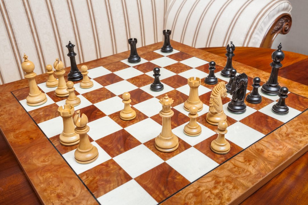 Duke 4.4" Lacquered Luxury Chessmen in Ebony and Padauk