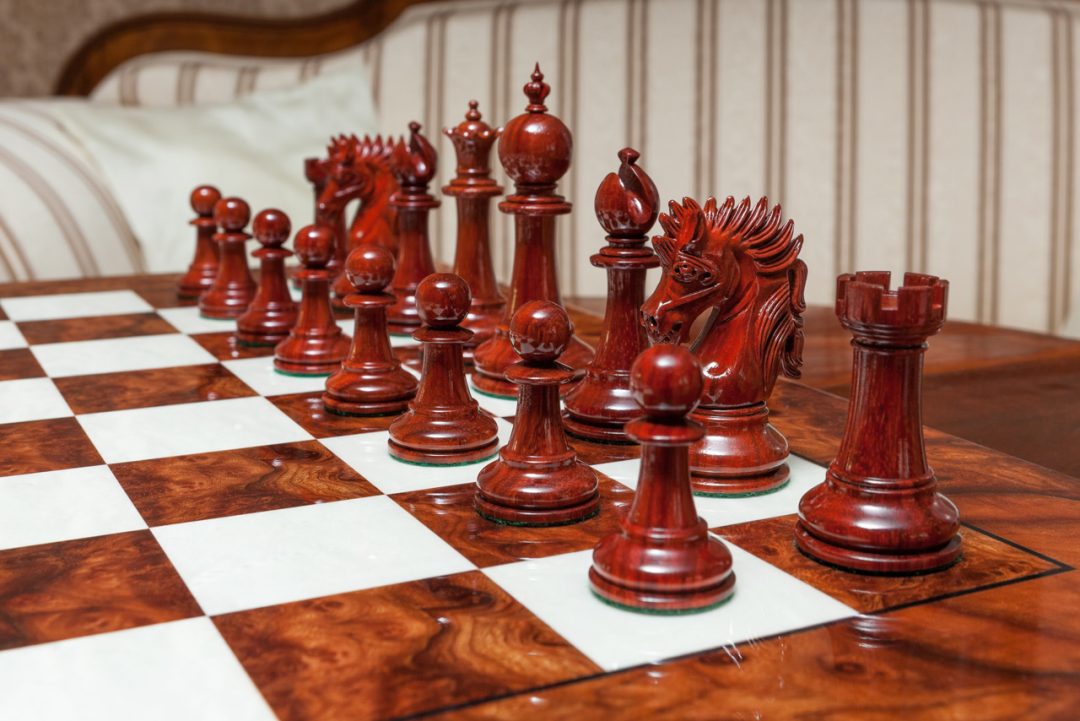 Duke 4.4" Lacquered Luxury Chessmen in Ebony and Padauk